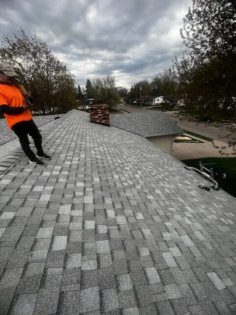 The Essential Guide to Choosing the Right Roof Shingle Color for Your ...